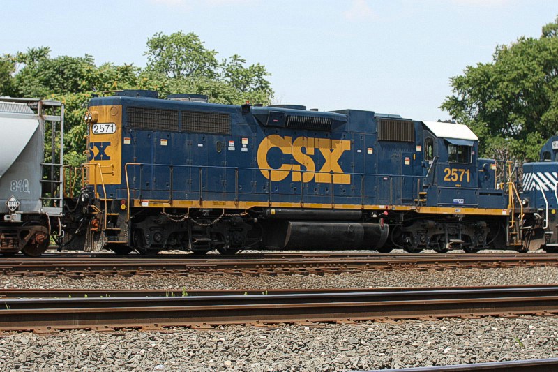 CSX 2571